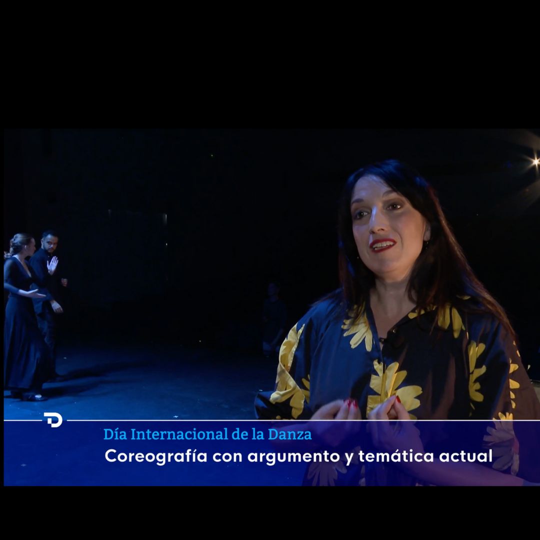 Esther Tablas de Rajatabla Danza presentando el Certamen en el ...